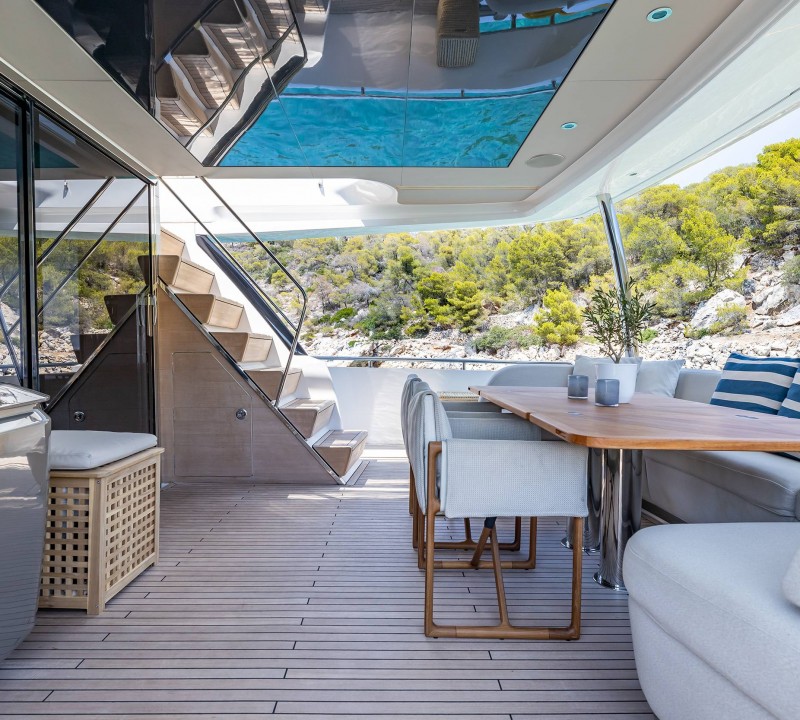 VISTA Yacht Charter Details, Princess | CHARTERWORLD Luxury Superyachts